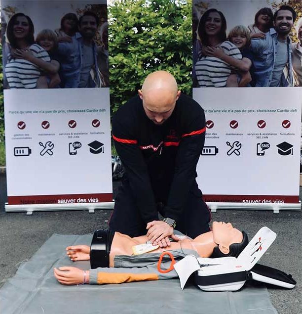 Massage Cardiaque : Comment le réaliser ? • Cardio Défi